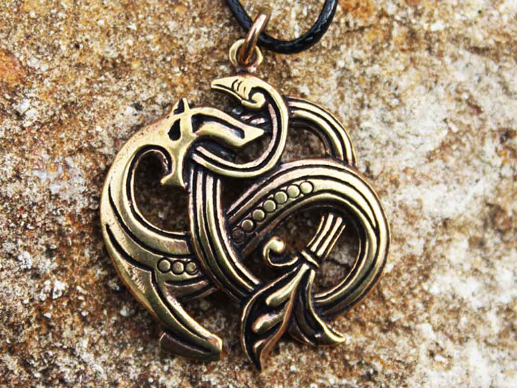 Fenrisshop - World serpent A symbol of power and magic